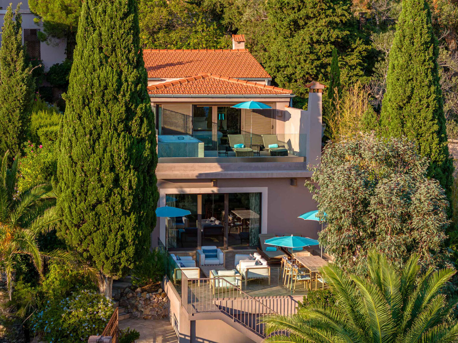 Villa Azur - Luxury Seaside Villa - Cannes French Riviera